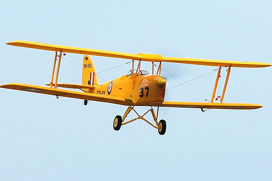 DYNAM TIGER MOTH BIPLANE V2 1270MM W/O TX/RX/BATT #DYN8957V2