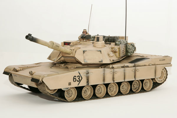 HOBBY ENGINE M1A2 ABRAMS BATTLE TANK - DESERT #HE0817