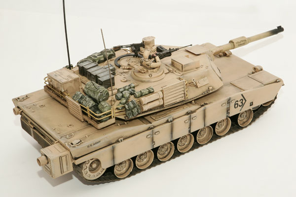 HOBBY ENGINE M1A2 ABRAMS BATTLE TANK - DESERT #HE0817